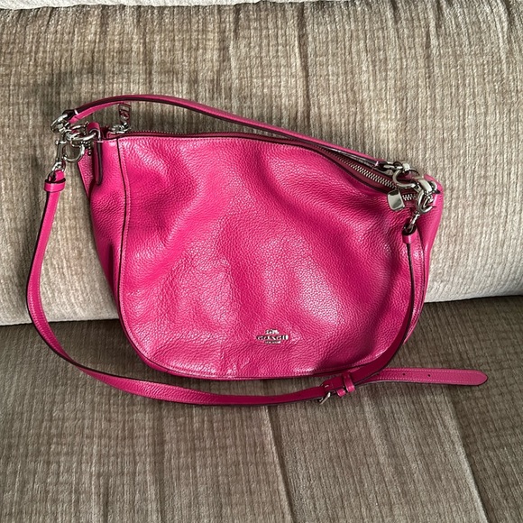 Coach | Bags | Coach Fuchsia Pebble Leather Hobo Bag With Zipper ...